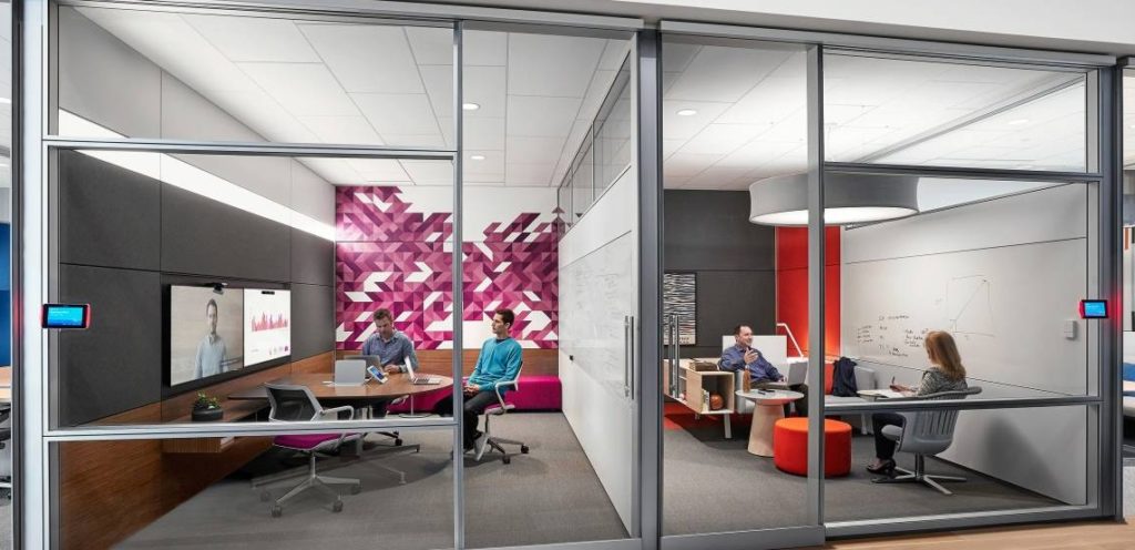 Steelcase lance deux services pour rendre les espaces de travail ...