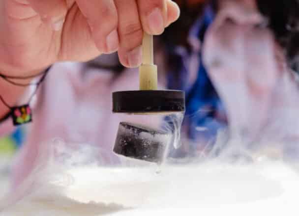 Supraconducteur : tout ce qu'il faut savoir sur ce matériau