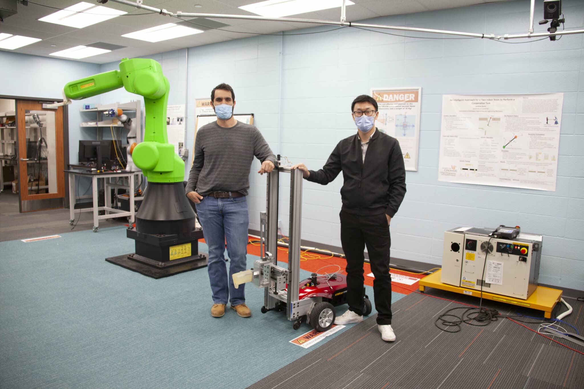 Ce robot autonome ouvre les portes et trouve la prise électrique la ...